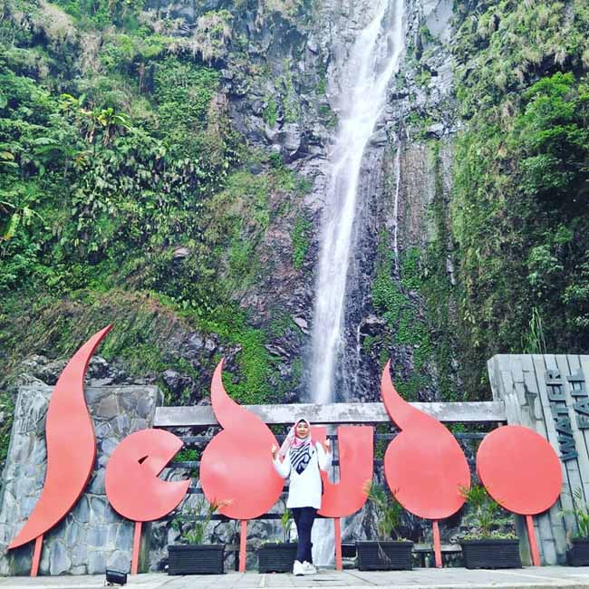 Air Terjun Sedudo Mitos, Tiket Masuk, Lokasi - Travelingan.Net