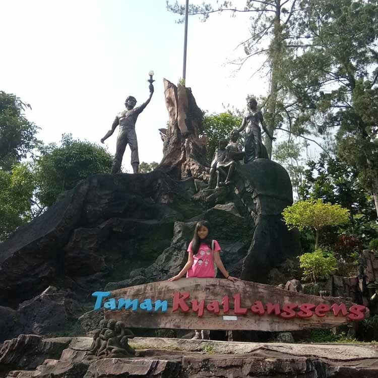Taman Kyai Langgeng Tiket Masuk, Jam Buka, Wahana - Travelingan.Net