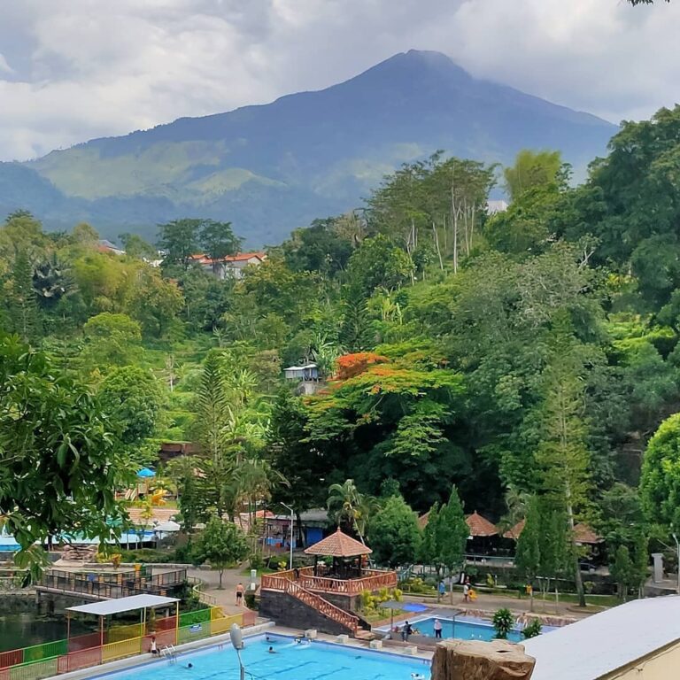 Ubalan Waterpark Pacet Tiket & Wahana 2025 - Travelingan.Net